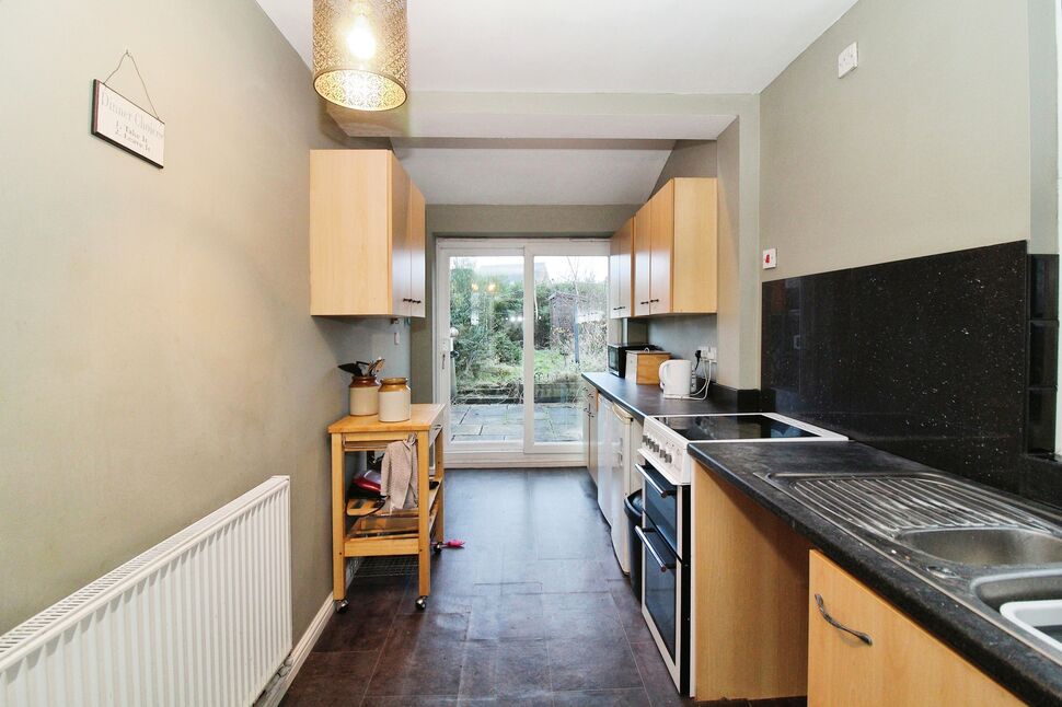 2 bedroom Mid Terrace House for sale, Chesterfield Road, Shuttlewood ...