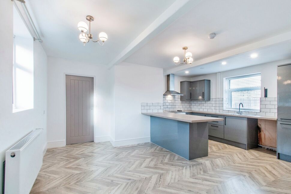 4 bedroom End Terrace House for sale, Whitechapel Road, Cleckheaton ...