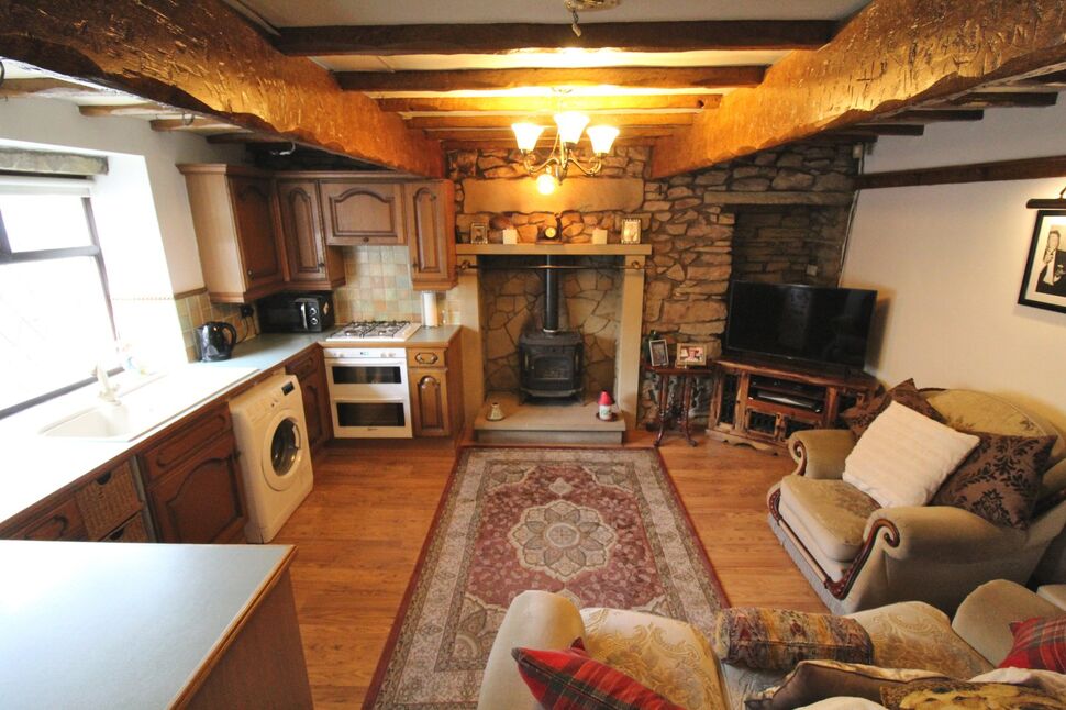 2 Bedroom Mid Terrace House For Sale Spring Lane Colne Bb8 £85 000