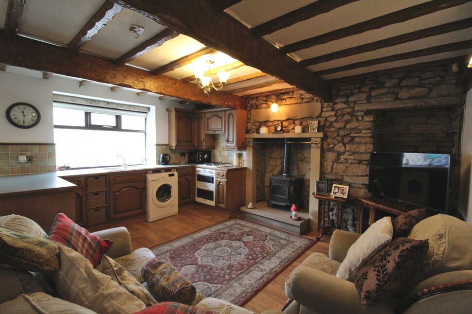 2 Bedroom Mid Terrace House For Sale Spring Lane Colne Bb8 £85 000