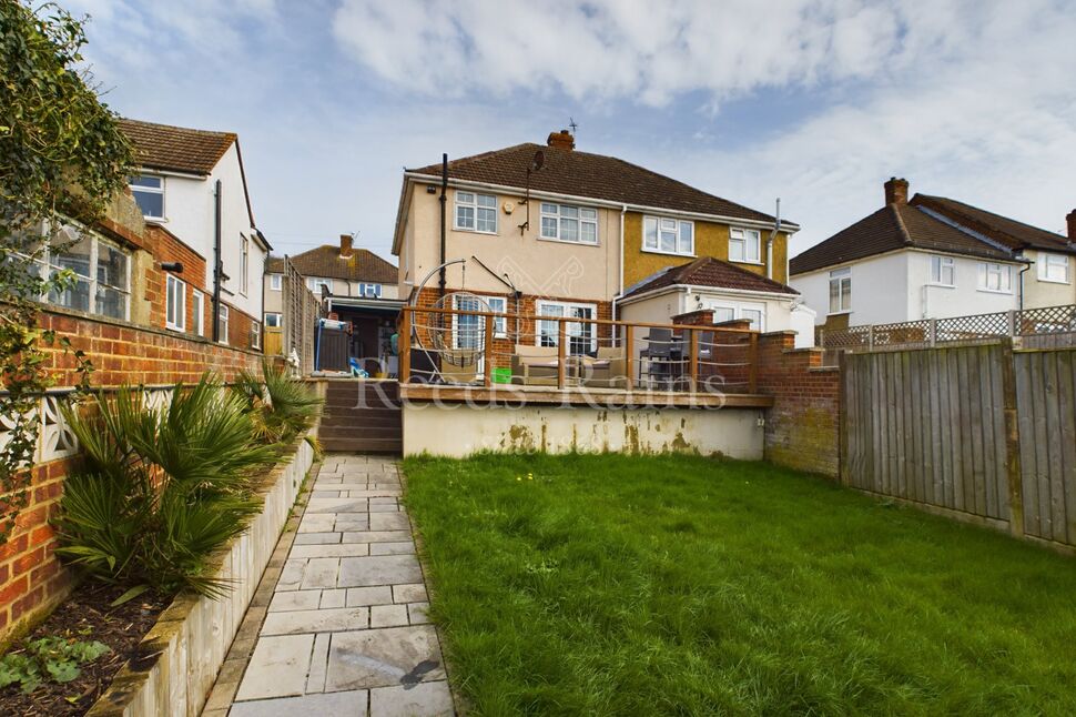 3 Bedroom Semi Detached House For Sale Coombfield Drive Dartford Da2