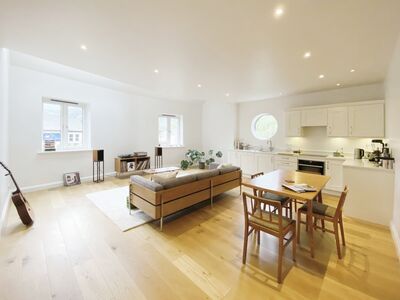 2 bedroom Flat to rent, Flat 2, Hebble House, Oldgate, HX7 | £1,100 pcm