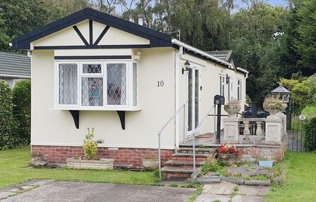 Estate Agents Holmes Chapel, Cheshire | Reeds Rains