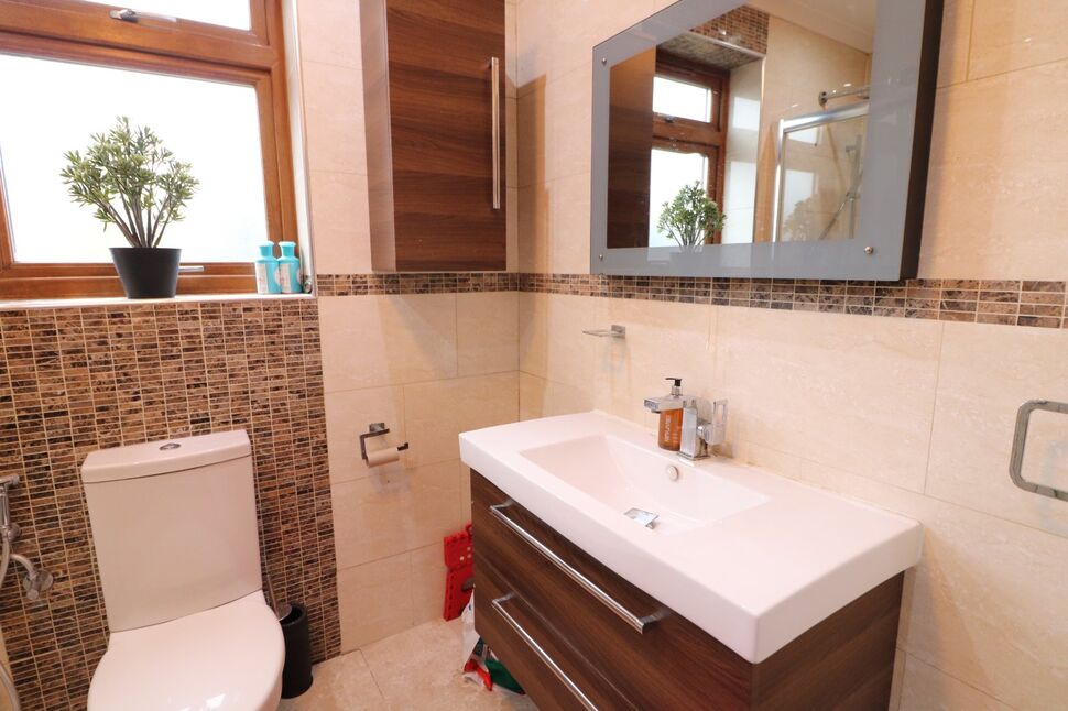 4 Bedroom End Terrace House For Sale Dawlish Drive Ilford Ig3 £750 000