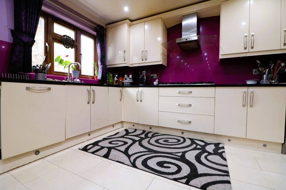 4 Bedroom End Terrace House For Sale Dawlish Drive Ilford Ig3 £750 000