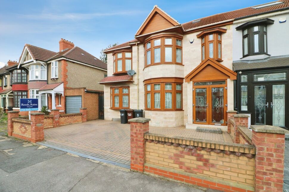 4 Bedroom End Terrace House For Sale Dawlish Drive Ilford Ig3 £750 000