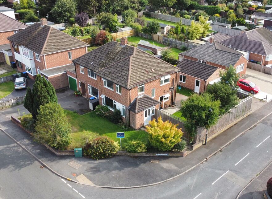 3 Bedroom Semi Detached House For Sale Roxburgh Croft Leamington Spa