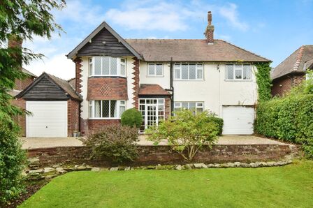 4 bedroom Detached House for sale, Handforth Road, Wilmslow, SK9 | £685,000